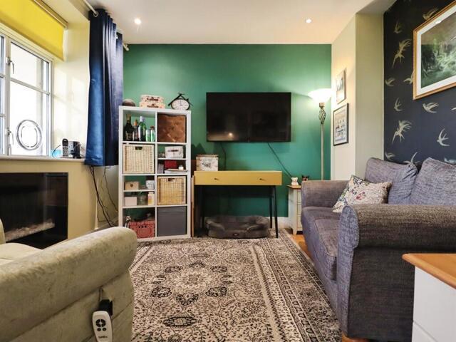 For Sale 1 Bedroom Shared Living/roommate Sully Sully DLS100224237