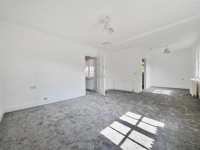 For Sale 1 Bedroom Shared Living/roommate Sunningdale Berkshire DS98834708
