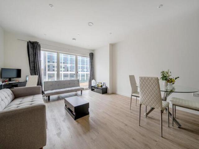 For Sale 1 Bedroom Shared Living/roommate Surrey West Sussex DS100057727