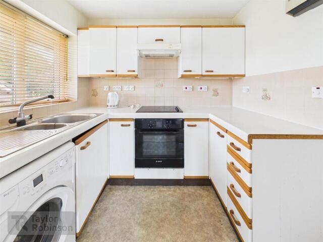 For Sale 1 Bedroom Shared Living/roommate Surrey Great London DS98119508