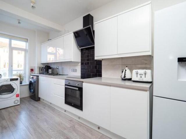 For Sale 1 Bedroom Shared Living/roommate Surrey Greater London DS100649012