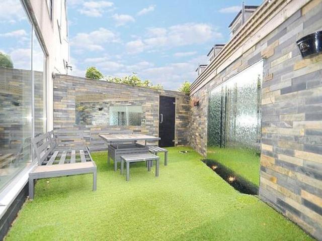 For Sale 1 Bedroom Shared Living/roommate Surrey Greater London DS100917671