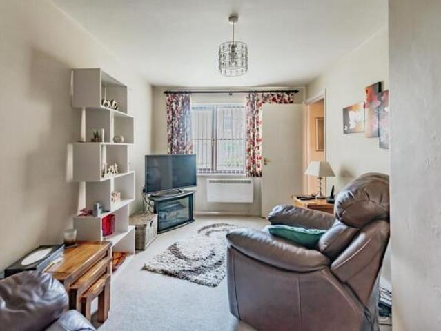 For Sale 1 Bedroom Shared Living/roommate Surrey Surrey DS99572009