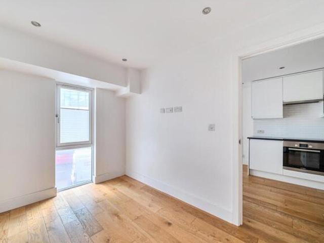 For Sale 1 Bedroom Shared Living/roommate Sutton Greater London DLS100426601