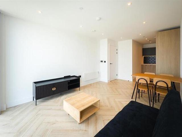 For Sale 1 Bedroom Shared Living/roommate Salford Salford DLS99436688