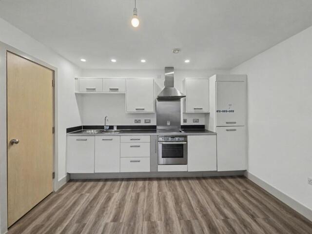 For Sale 1 Bedroom Shared Living/roommate Salford Salford DLS100540888