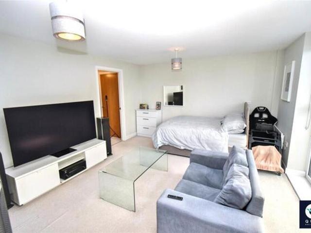 For Sale 1 Bedroom Shared Living/roommate Salford Salford DLS101892224