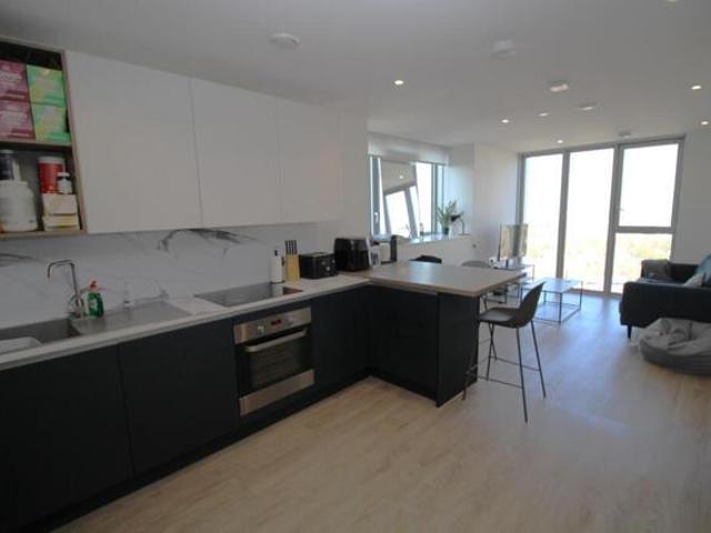 For Sale 1 Bedroom Shared Living/roommate Salford Salford DS98864742