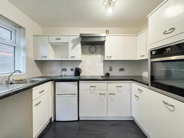For Sale 1 Bedroom Shared Living/roommate Shoreham West Sussex DS100456878