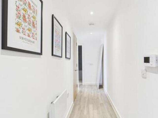 For Sale 1 Bedroom Shared Living/roommate Simpson Street Simpson Street DS99437264