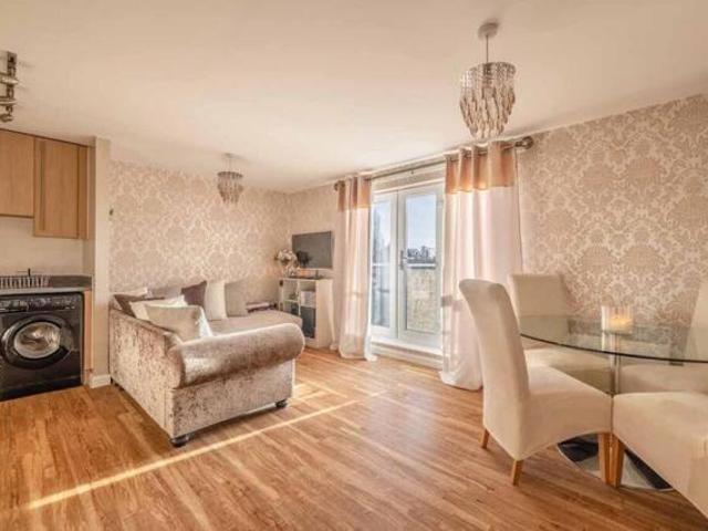 For Sale 1 Bedroom Shared Living/roommate Slough Slough DS99290209