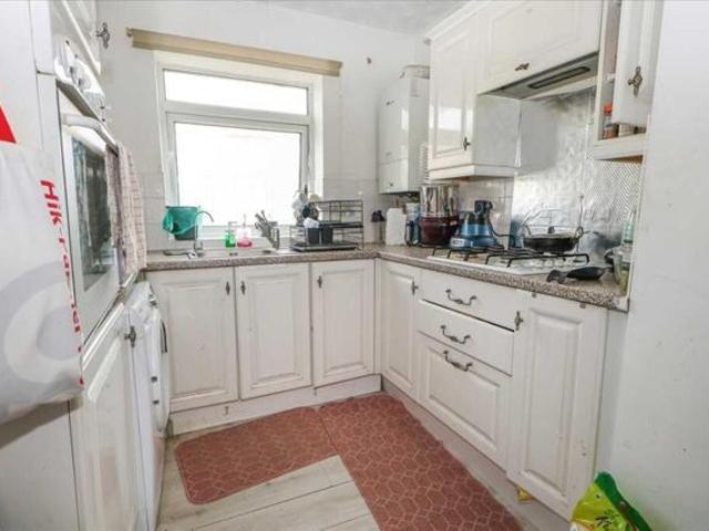 For Sale 1 Bedroom Shared Living/roommate Slough Slough DS100733910