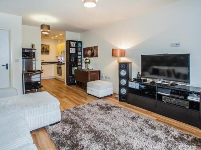 For Sale 1 Bedroom Shared Living/roommate Southall Greater London DS100824853
