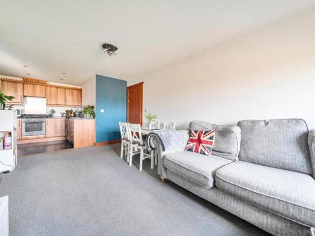 For Sale 1 Bedroom Shared Living/roommate Southend On Sea Essex DS100426099