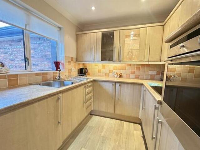 For Sale 1 Bedroom Shared Living/roommate Tabley Road Tabley Road DS100685071