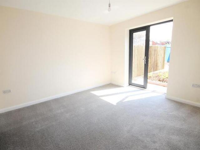 For Sale 1 Bedroom Shared Living/roommate Tamworth Staffordshire DLS99130044