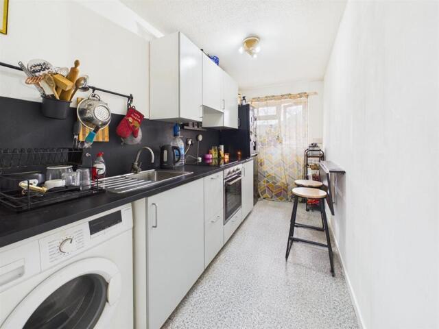 For Sale 1 Bedroom Shared Living/roommate Tilehurst Berkshire DS100366401