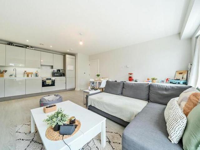 For Sale 1 Bedroom Shared Living/roommate Uxbridge Great London DLS99840581