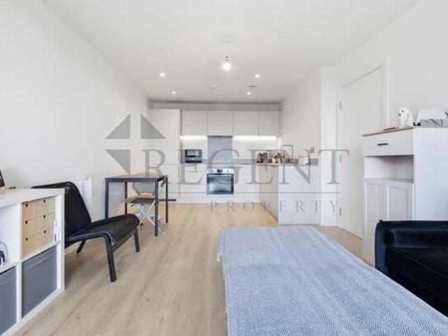 For Sale 1 Bedroom Shared Living/roommate Watford Hertfordshire DLS100456377