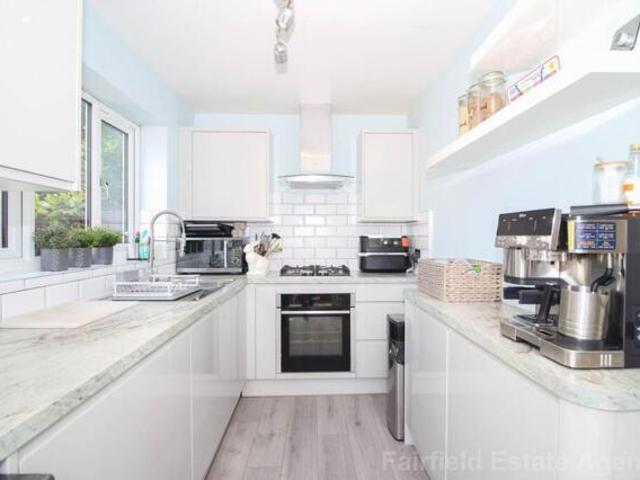 For Sale 1 Bedroom Shared Living/roommate Watford Hertfordshire DS100685093