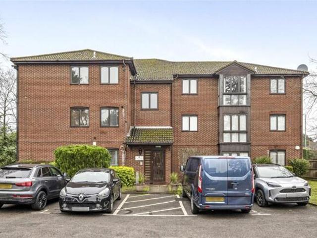 For Sale 1 Bedroom Shared Living/roommate Weybridge Surrey DS99161887