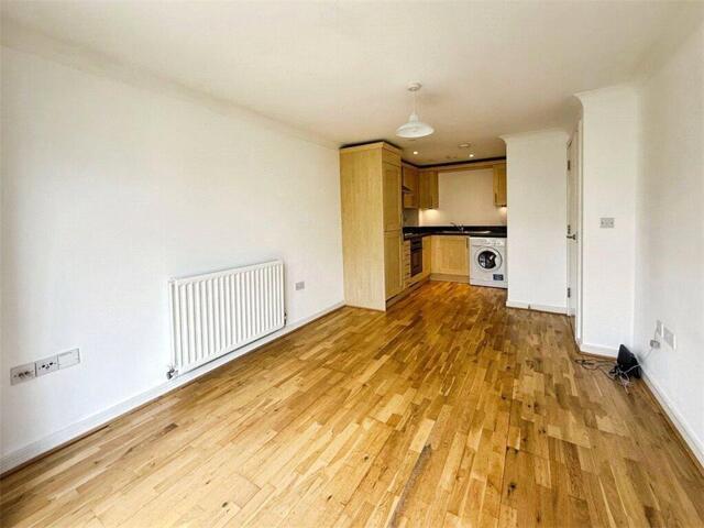 For Sale 1 Bedroom Shared Living/roommate Woking Surrey DLS100648939