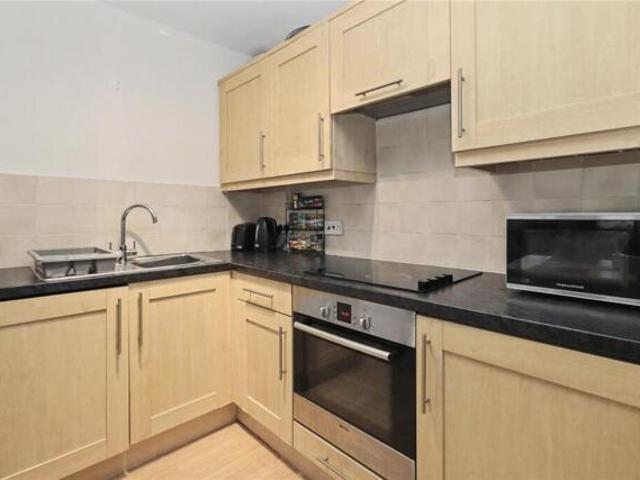 For Sale 1 Bedroom Shared Living/roommate Woking Surrey DLS99895504
