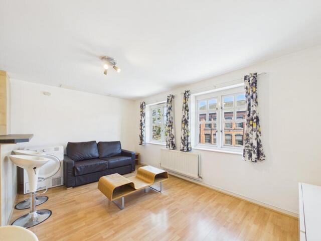For Sale 1 Bedroom Shared Living/roommate Worcester Worcestershire DLS101168530