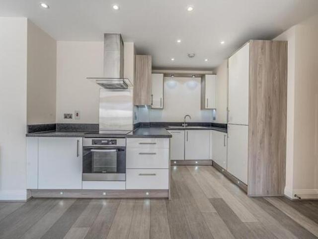 For Sale 2 Bedroom Apartment Maidenhead Windsor And Maidenhead DLS100953616