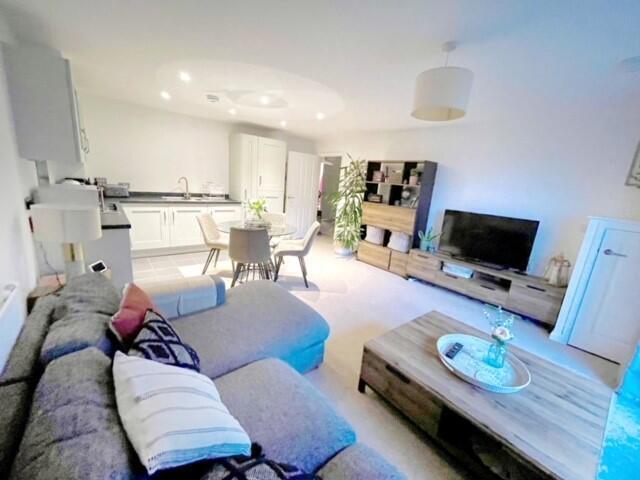 For Sale 2 Bedroom Apartment Maidstone Kent DS99029147