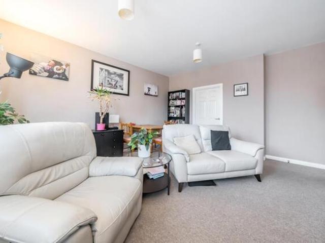 For Sale 2 Bedroom Apartment Newbury West Berkshire DS101678634