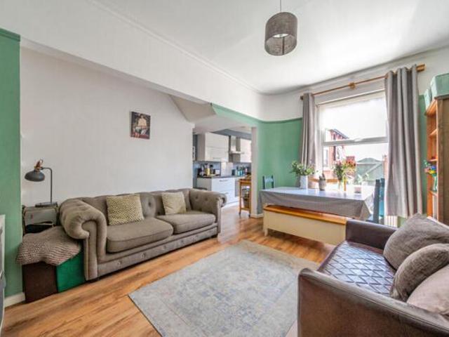 For Sale 2 Bedroom Apartment North Yorkshire Leeds DLS98404379