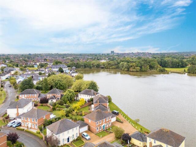 For Sale 2 Bedroom Apartment Aylesbury Buckinghamshire DS100855307