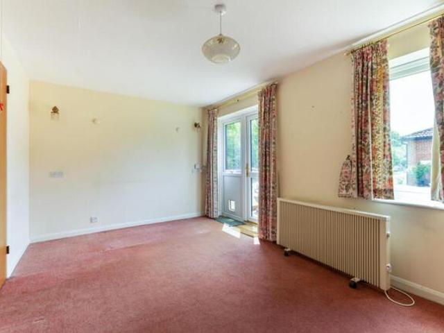 For Sale 2 Bedroom Apartment Alton Hampshire DLS101996321