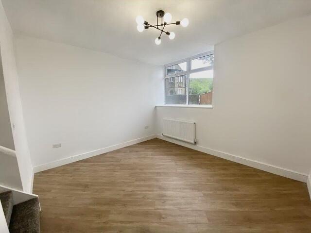 For Sale 2 Bedroom Apartment Ashton Under Lyne Tameside DS98648918