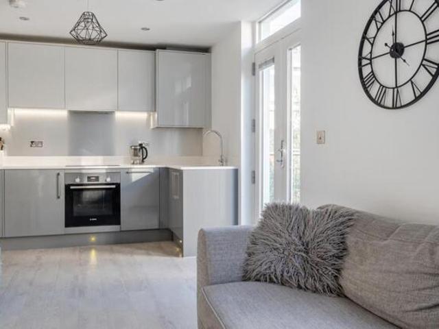 For Sale 2 Bedroom Apartment Buckinghamshire Buckinghamshire DS99130037