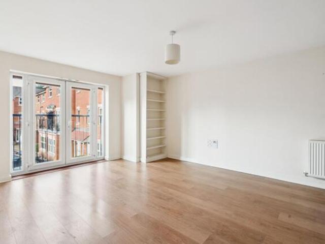 For Sale 2 Bedroom Apartment Bushey Hertfordshire DLS99986394