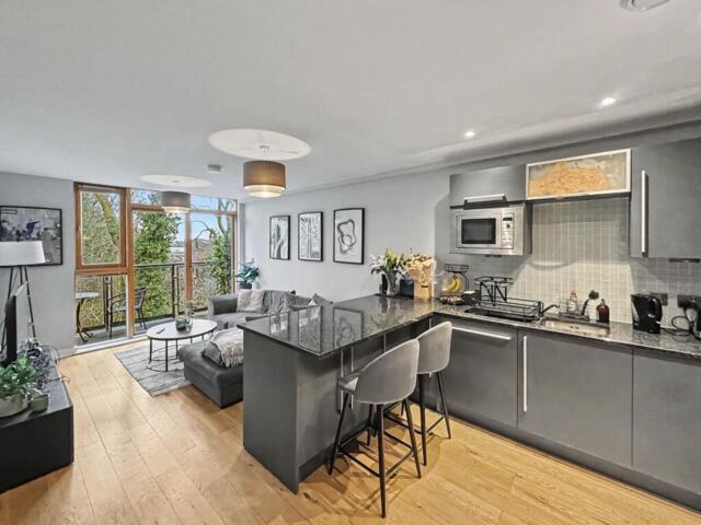 For Sale 2 Bedroom Apartment Bury Bury DLS101675786