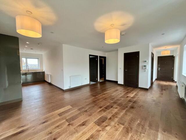 For Sale 2 Bedroom Apartment Bury St. Edmunds Suffolk DS101231676