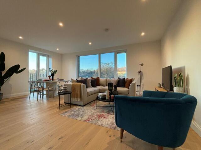 For Sale 2 Bedroom Apartment Barnet Greater London DLS98649159