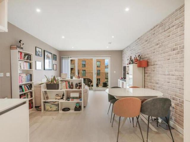 For Sale 2 Bedroom Apartment Barnet Greater London DS101676143