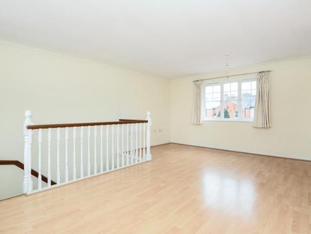 For Sale 2 Bedroom Apartment Berkshire West Berkshire DS101200043