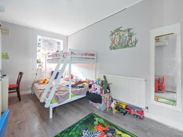 For Sale 2 Bedroom Apartment Berkshire Windsor And Maidenhead DS90016425