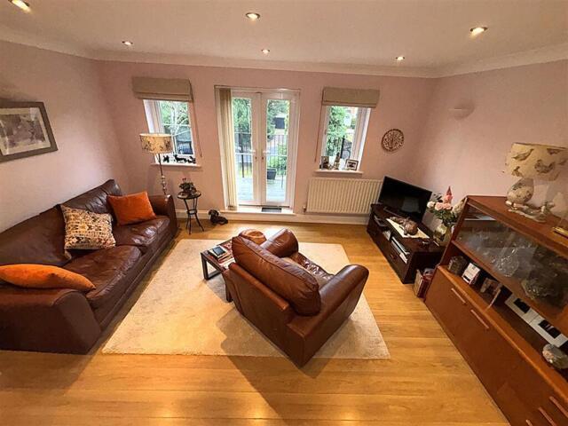 For Sale 2 Bedroom Apartment Bromley Great London DS98718199