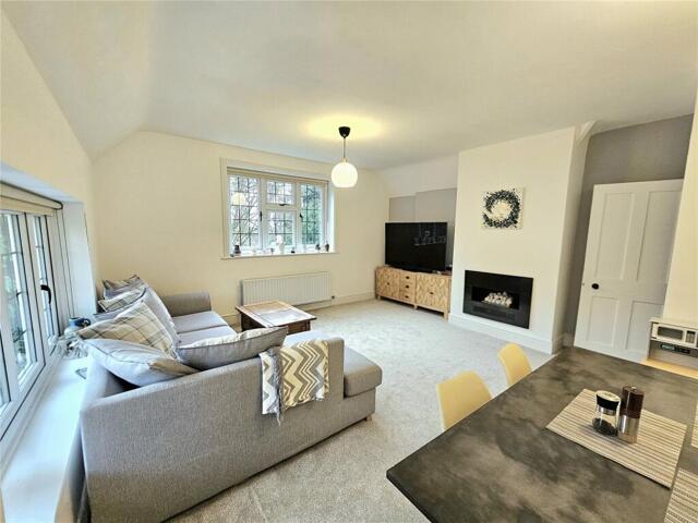 For Sale 2 Bedroom Apartment Camberley Surrey DS99161489