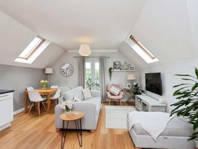 For Sale 2 Bedroom Apartment Camberley Surrey DS101199676