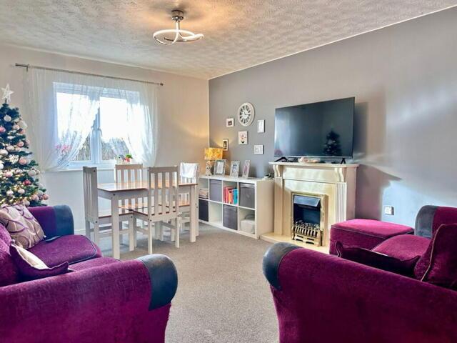 For Sale 2 Bedroom Apartment Cheltenham Gloucestershire DS99130195