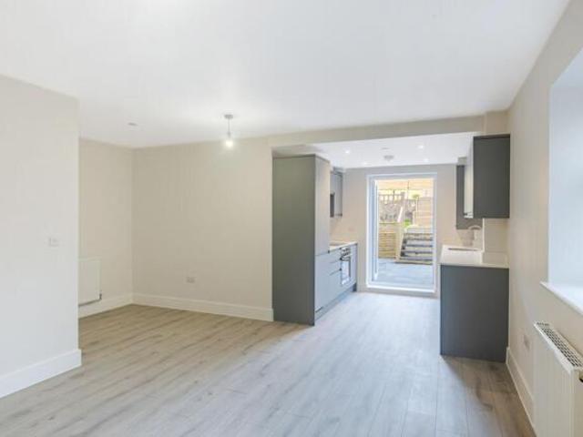 For Sale 2 Bedroom Apartment Coulsdon Greater London DLS100456836