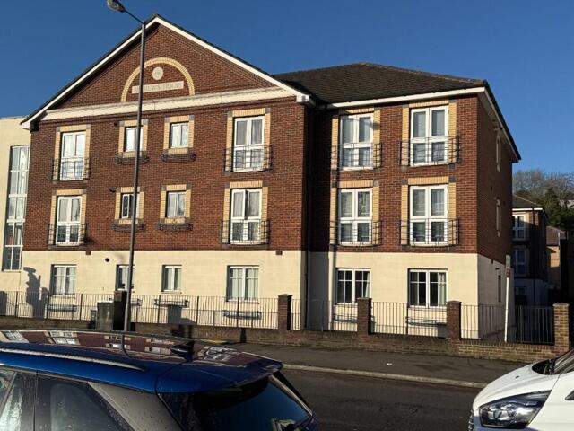 For Sale 2 Bedroom Apartment Coulsdon Greater London DS99380712