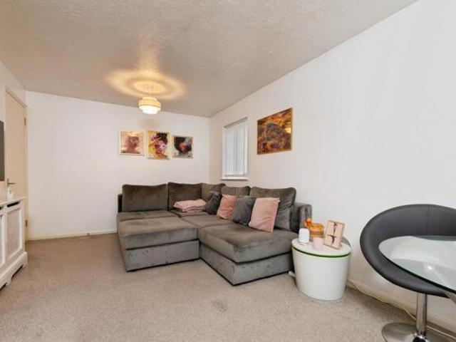 For Sale 2 Bedroom Apartment Croydon Greater London DLS99774026